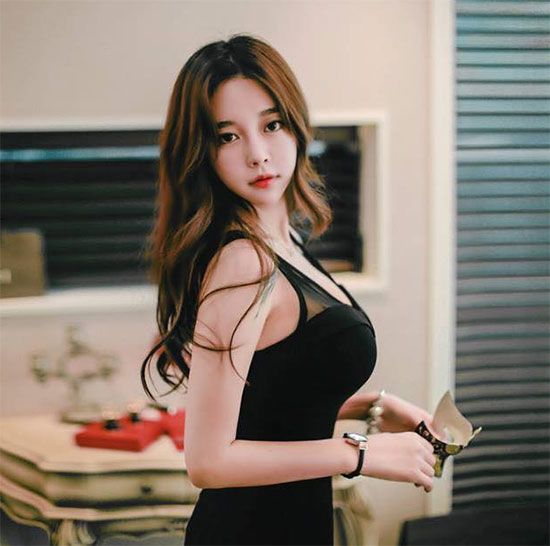 Jo Min Young ส่องภาพนางแบบเกาหลีเอวบาง อกสะบึม บอกเลยว่าเด็ด